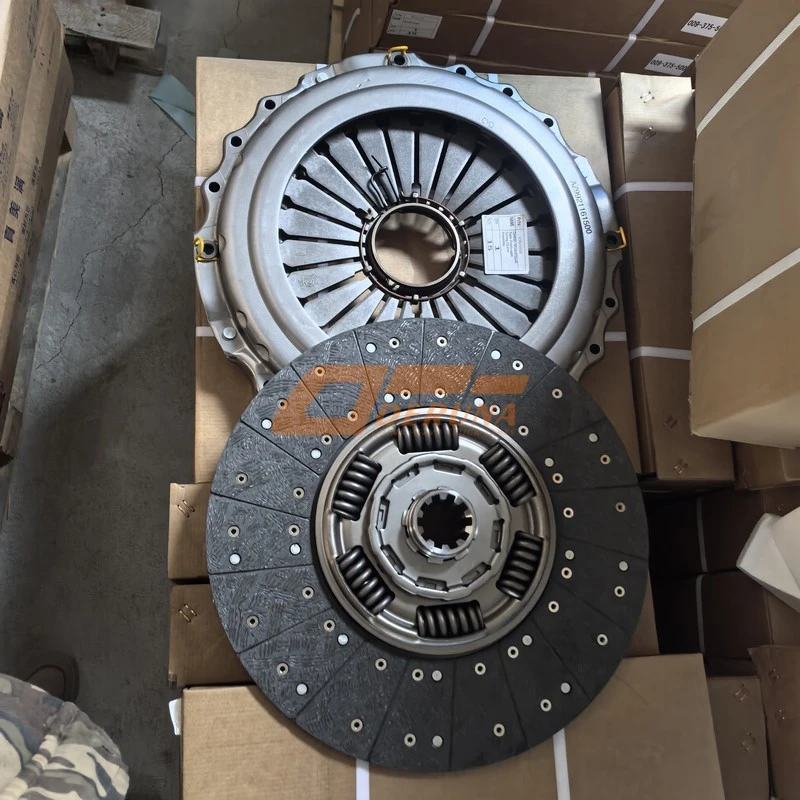 Sinotruk Howo Truck Parts- AZ9921161500 Clutch Booster Cylinder (Φ102 ...